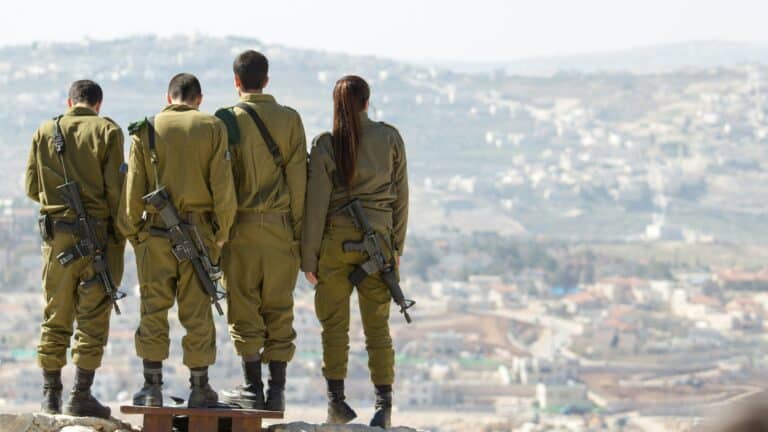 15 US Military Traditions That Are Unique to America